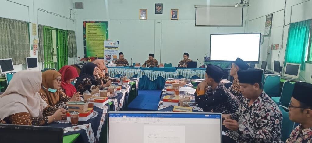 MTsN 6 Bantul Tuan Rumah MGMP Akidah Akhlak Se-Kabupaten Bantul | Pelataran