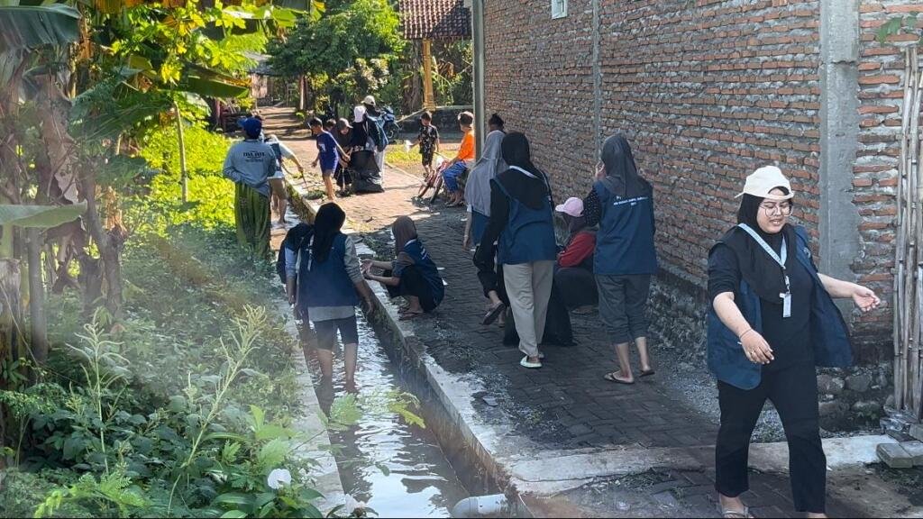 Mahasiswa KKN 62 Uinsa Desa Widoro Gotong Royong Gelar Kerja Bakti ...
