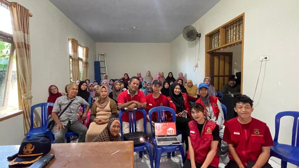 Membangun Budaya Patuh Hukum: Edukasi Kesadaran Hukum Bersama KKN-T 114 ...